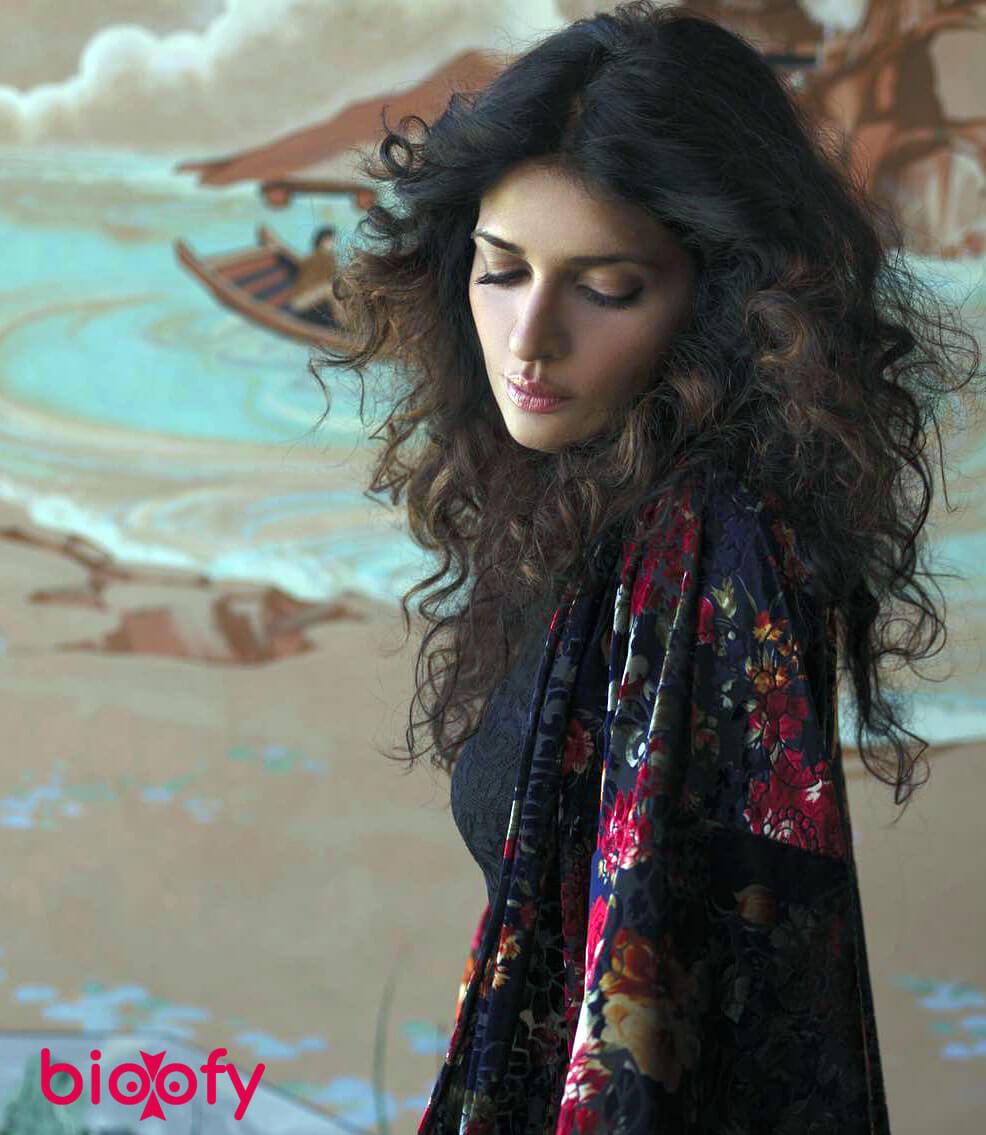Top 5 Famous and Hottest P*rnstars in Pakistan - Bioofy