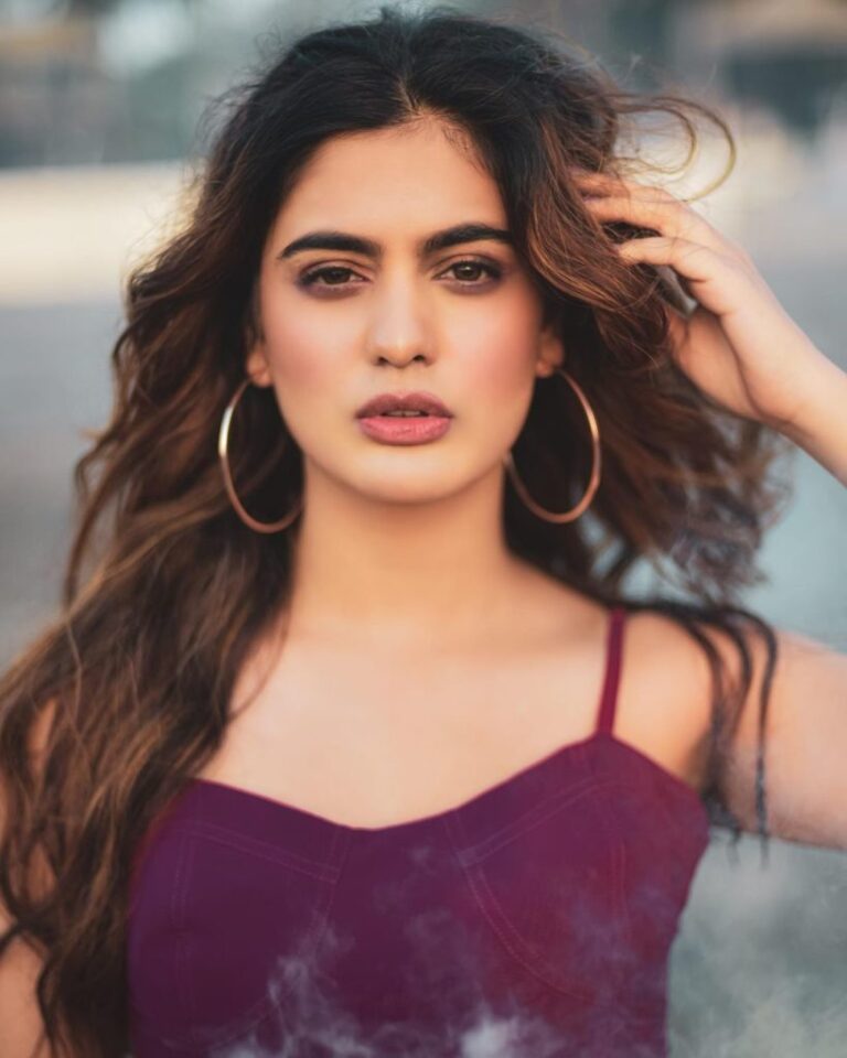 Tanisha Mehta Biography, Age, Images, Height, Figure, Net Worth - Bioofy