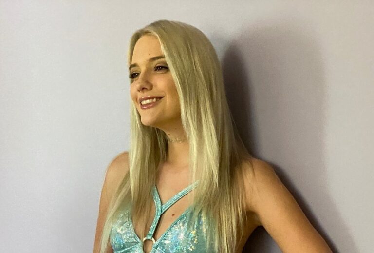 Kenna James Biography, Age, Images, Height, Figure, Net Worth - Bioofy